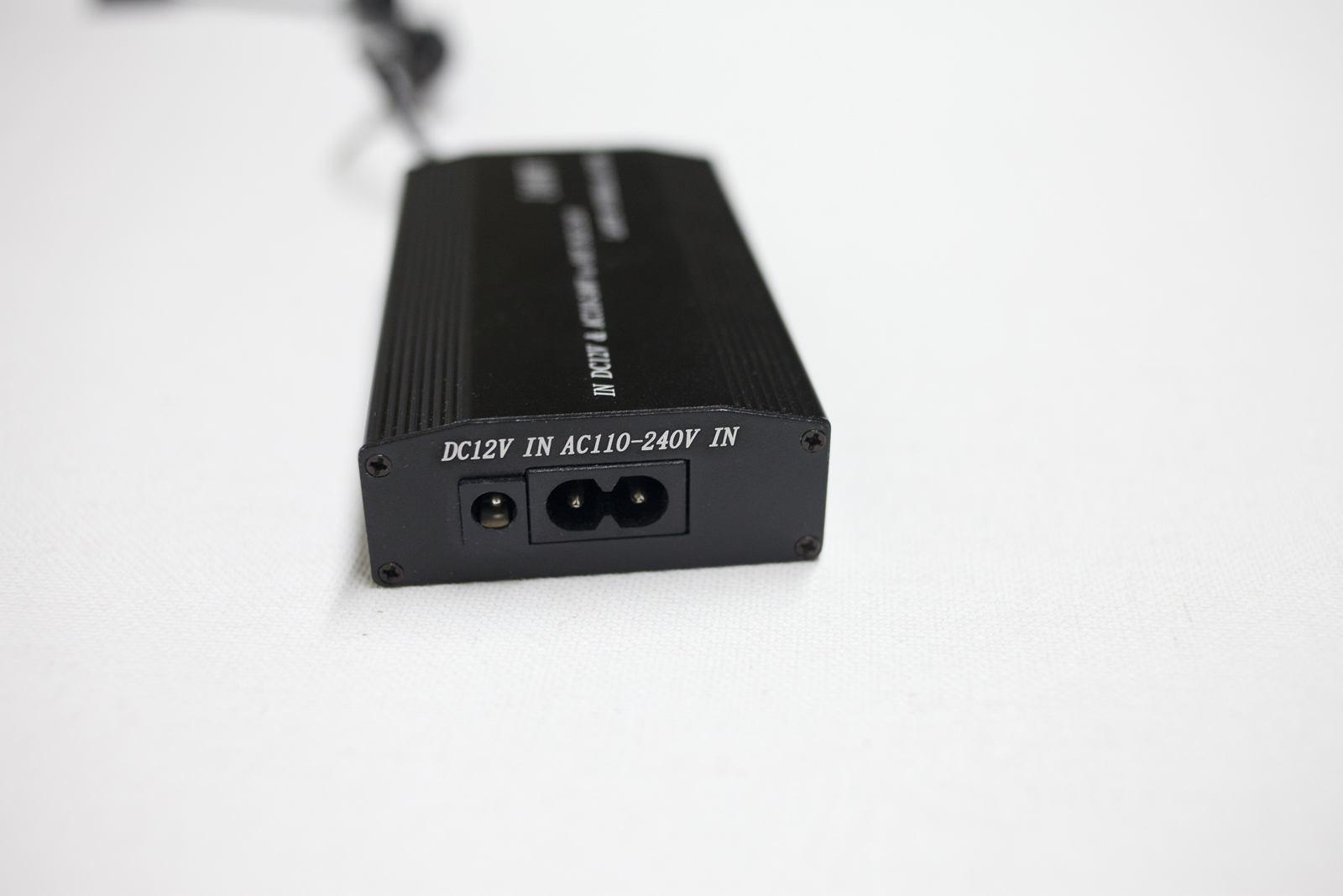 Uni-charger - Universal φορτιστής/τροφοδοτικό laptop & USB συσκευών