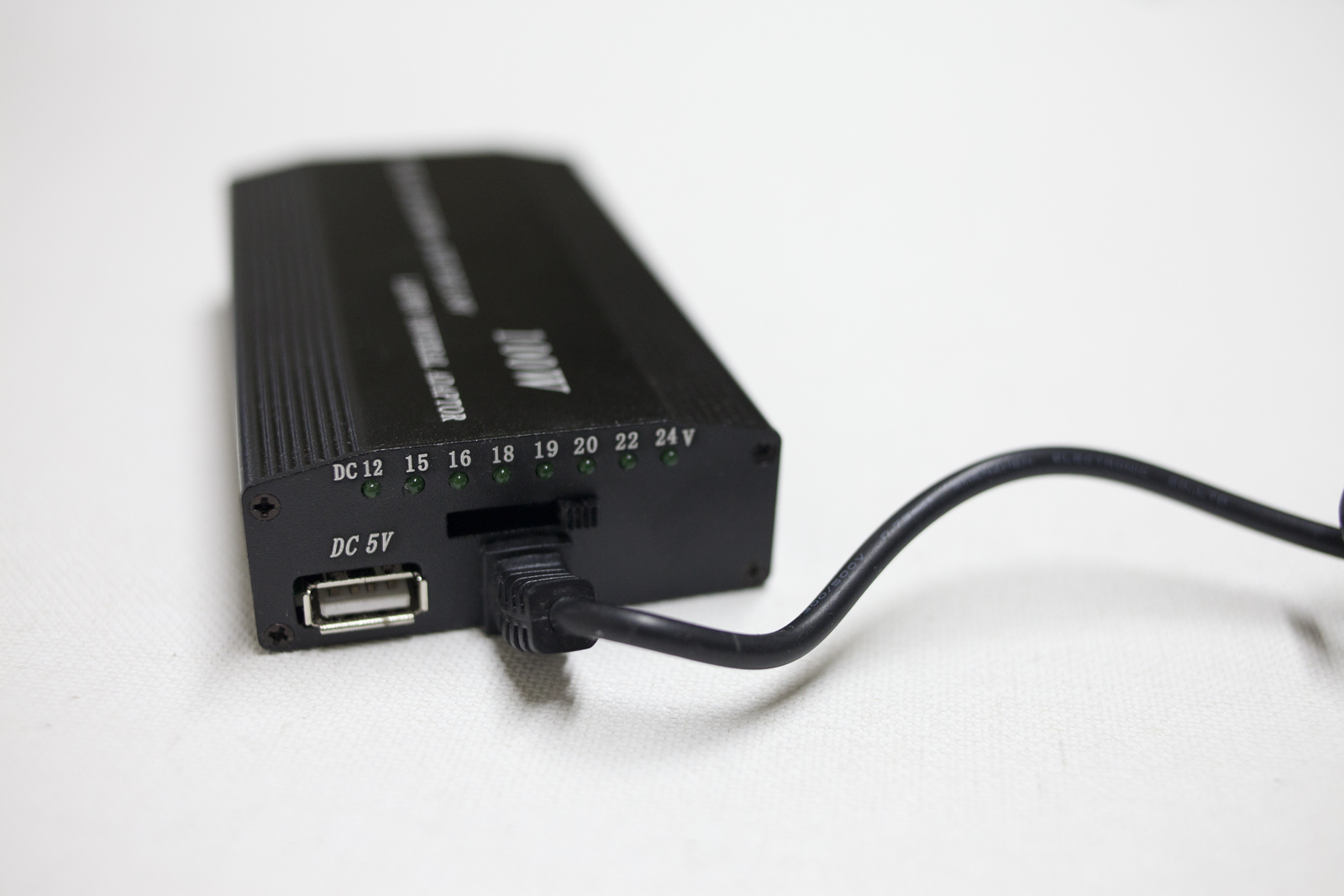 Uni-charger - Universal φορτιστής/τροφοδοτικό laptop & USB συσκευών