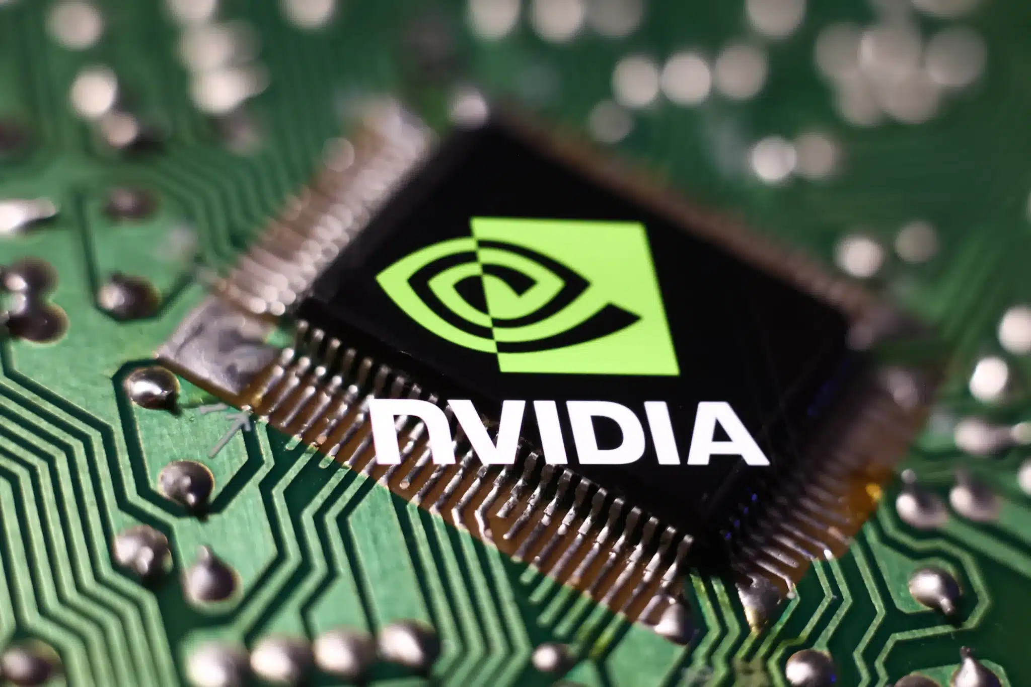 Η Nvidia «έγραψε ιστορία»: Πρώτη εταιρεία στον κόσμο με αξία $4 ...